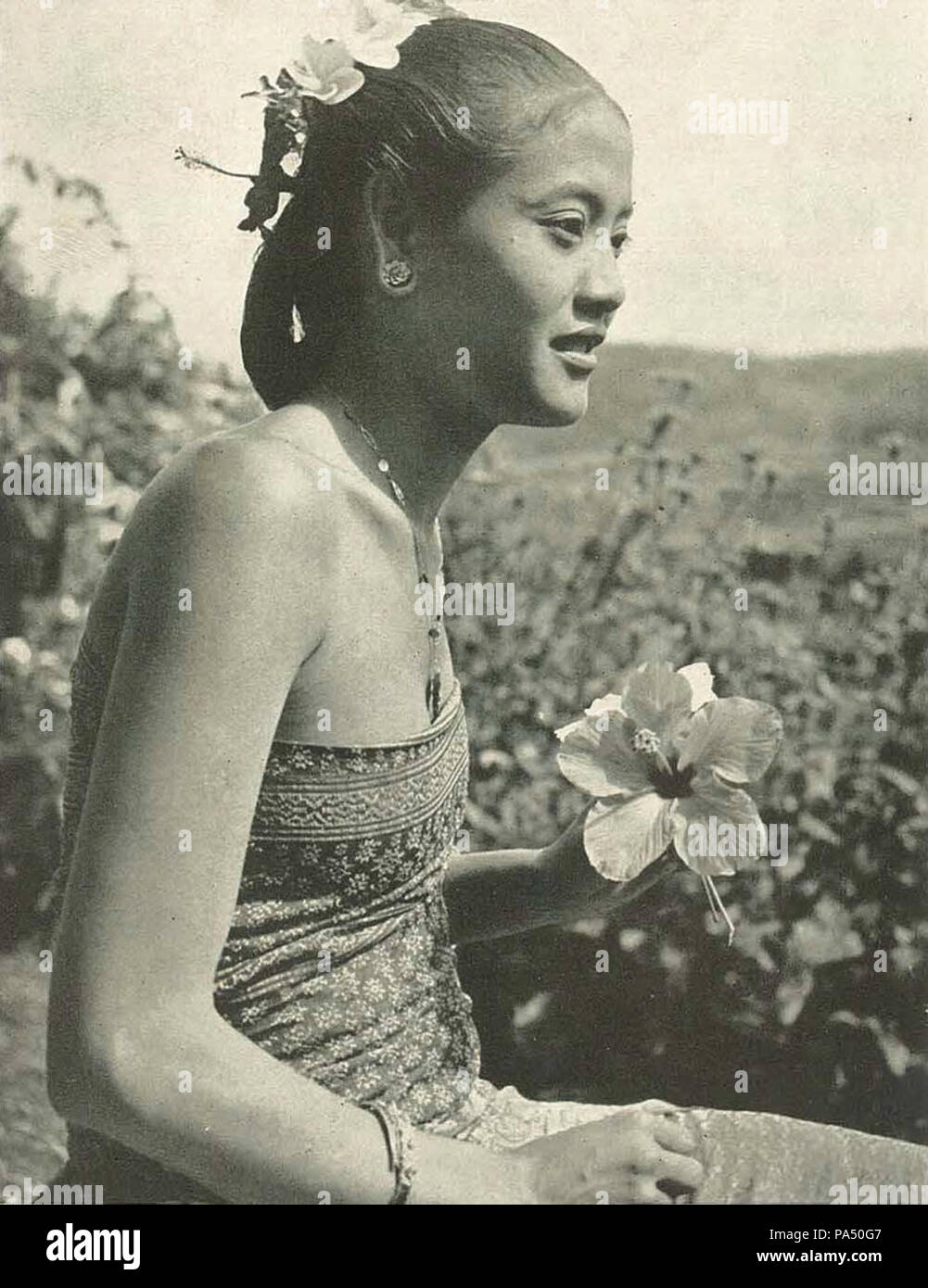 312 Theo Meier's second wife, Wanita di Indonesia p22 (Charles Breyer ...