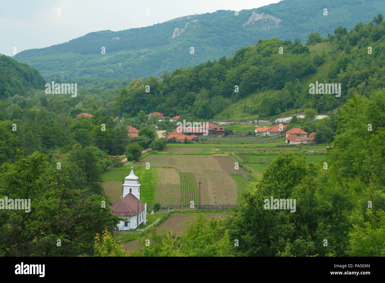 Typical surrey village green hi-res stock photography and images - Alamy
