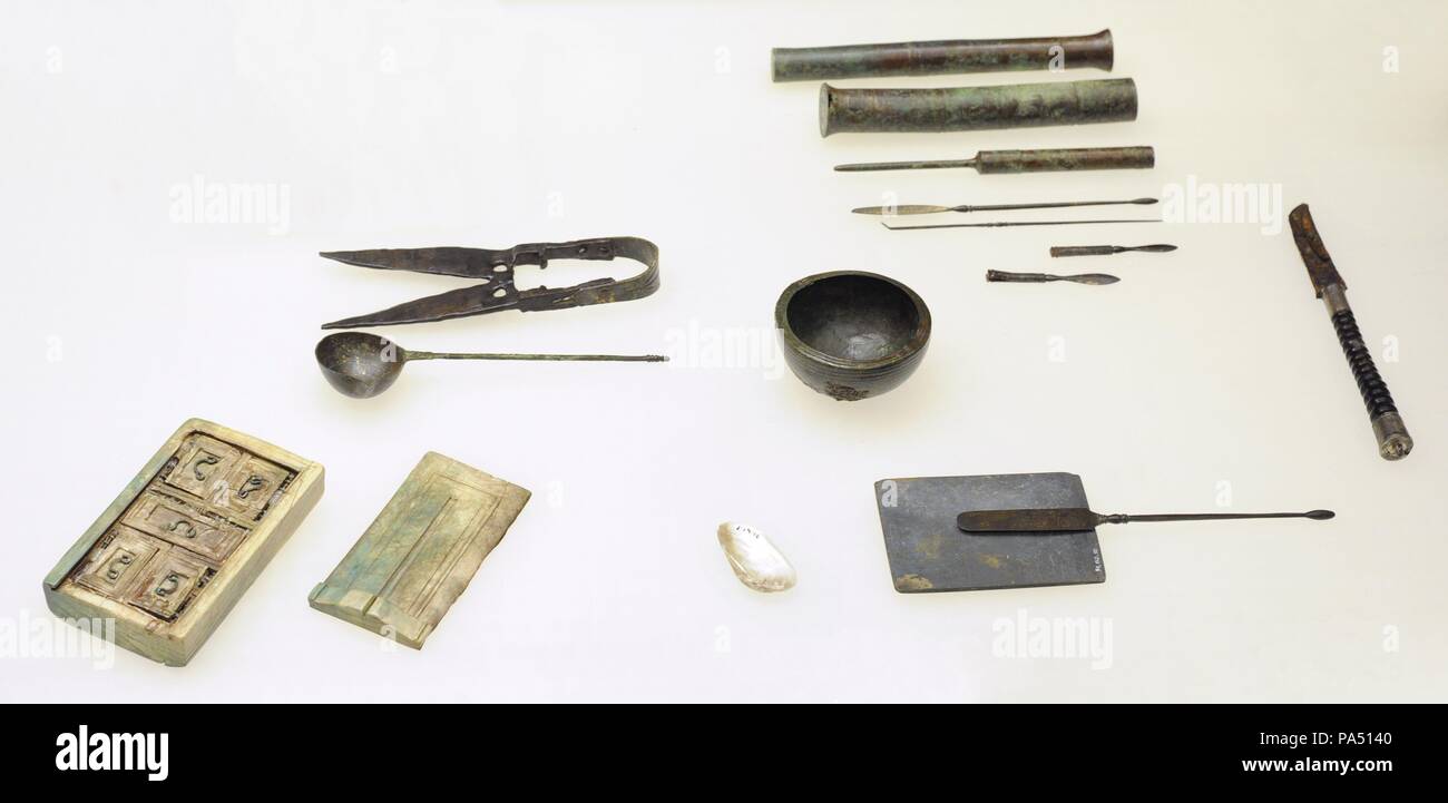 Ancient scalpels hi-res stock photography and images - Alamy