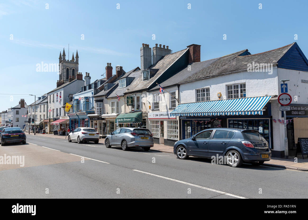 Honiton Town Centre High Street Stock Photos & Honiton Town Centre High ...