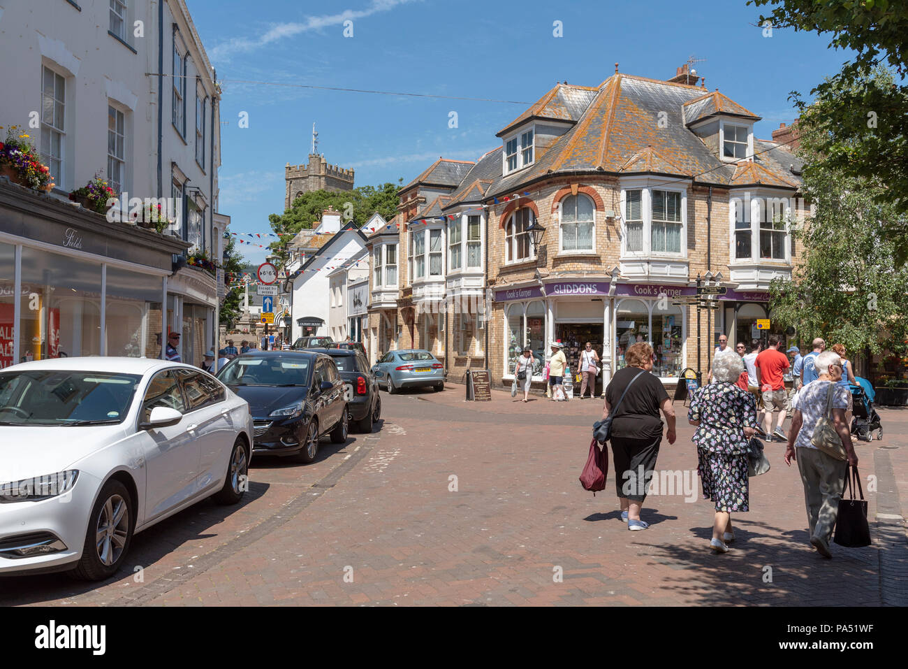 Busy town centre hi-res stock photography and images - Alamy