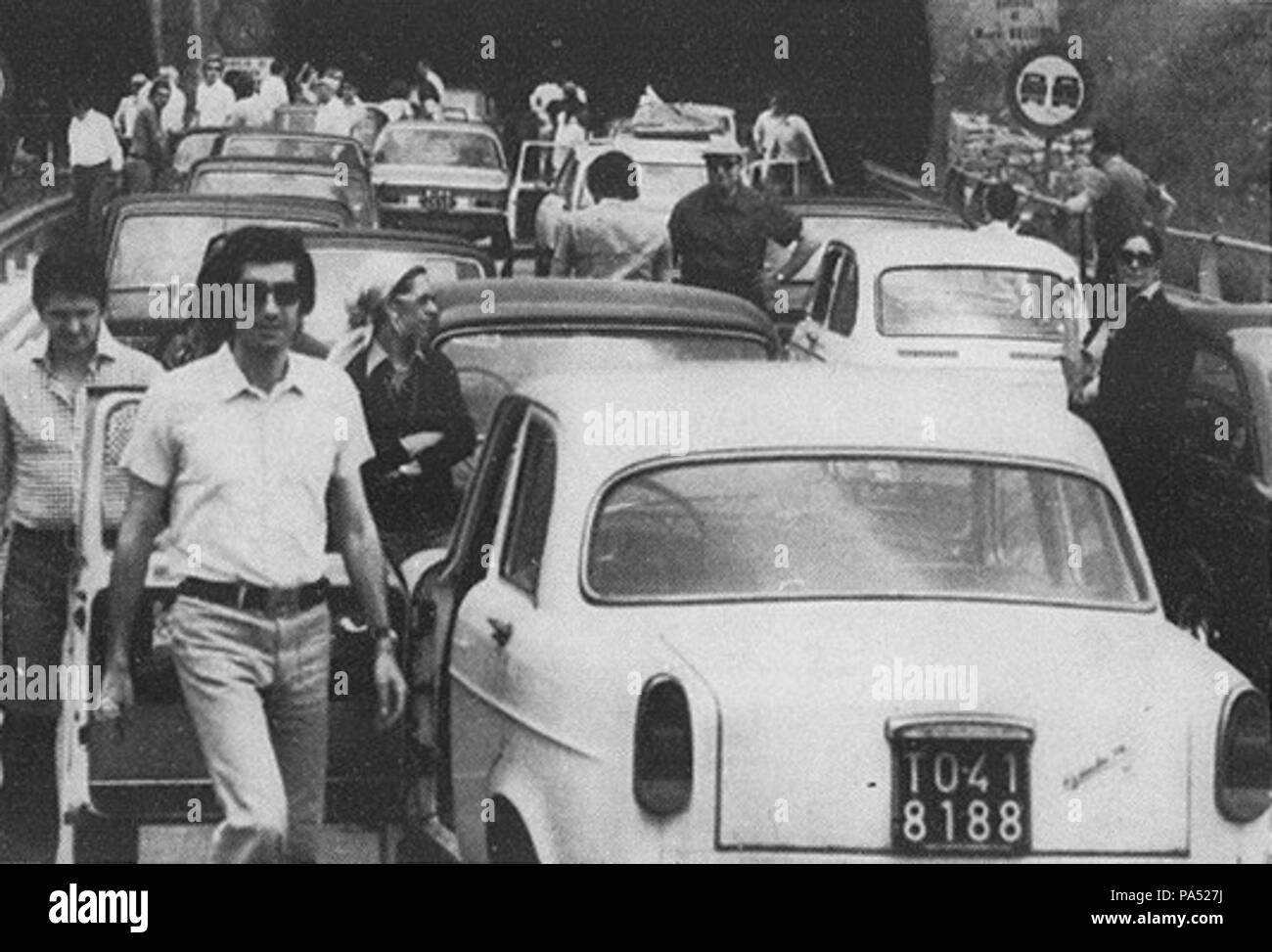 Road traffic congestion on Black and White Stock Photos & Images - Alamy