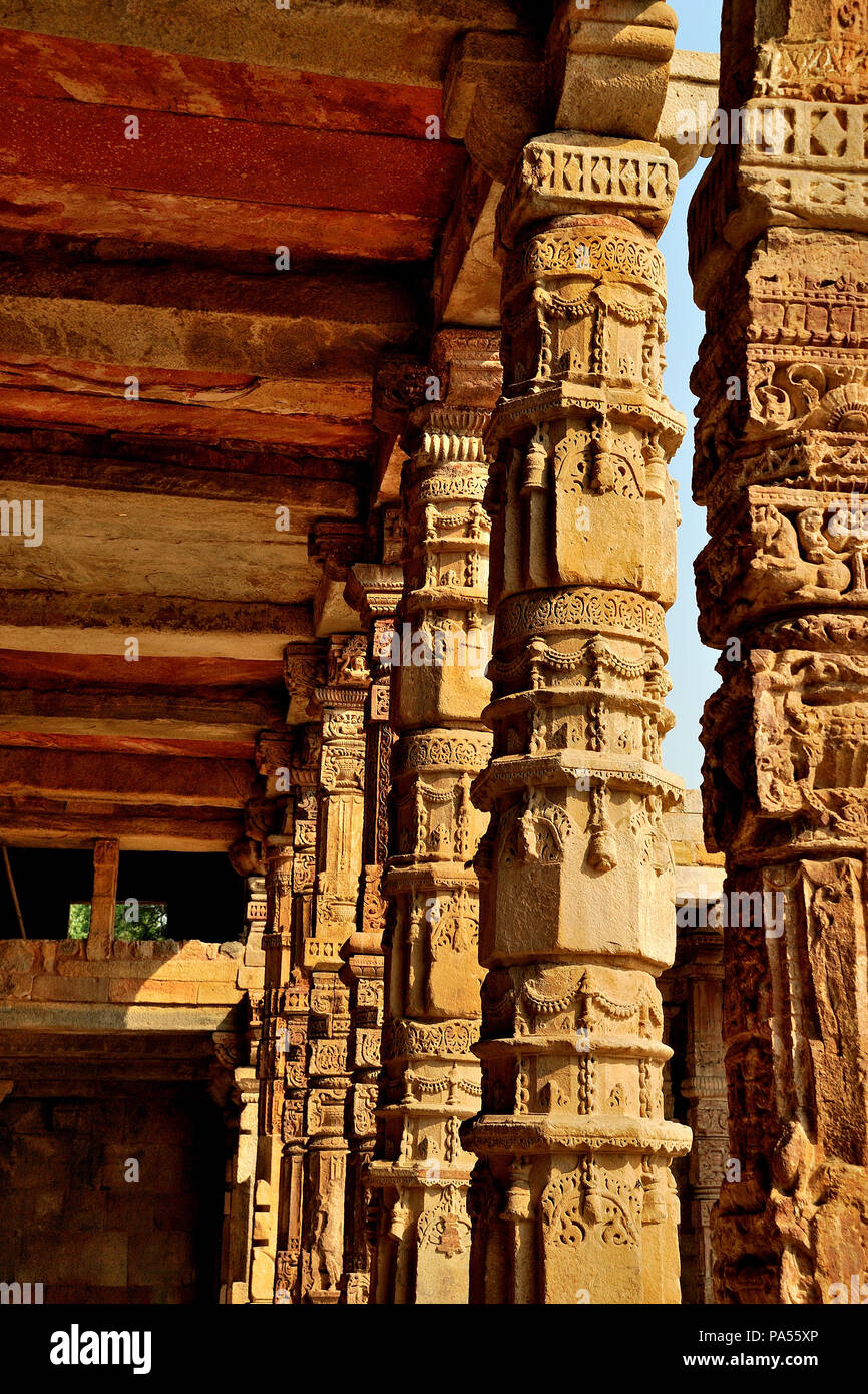 Tall carvings hi-res stock photography and images - Alamy