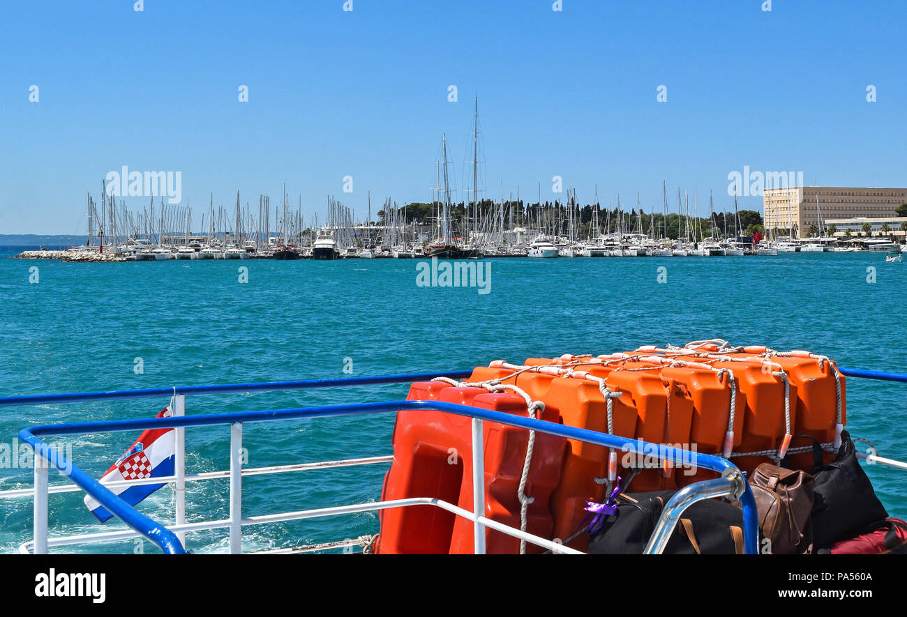 Split city from sea hi-res stock photography and images - Alamy