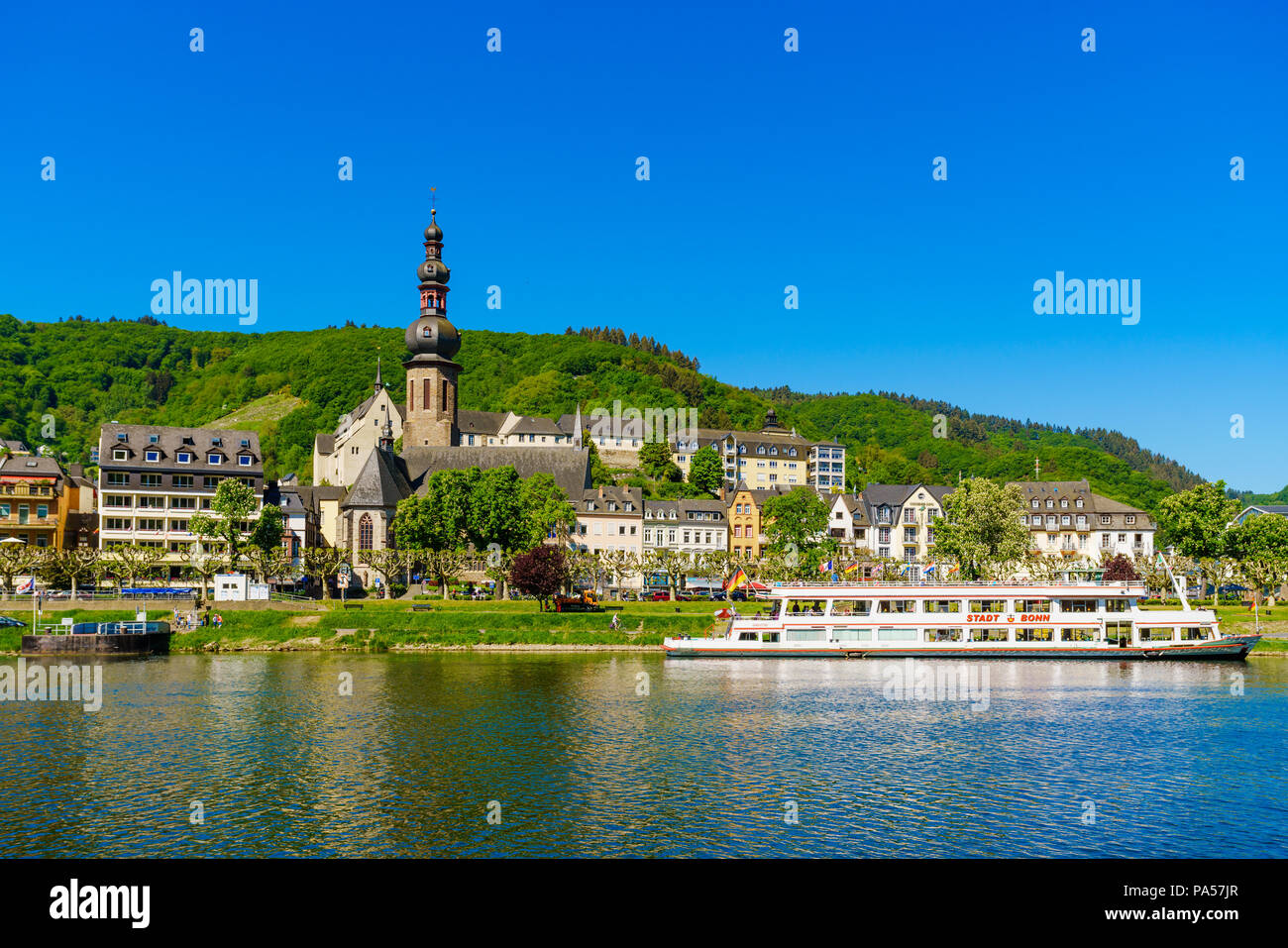 View of the wine town Cochem at the Moselle in Germany Stock Photo - Alamy