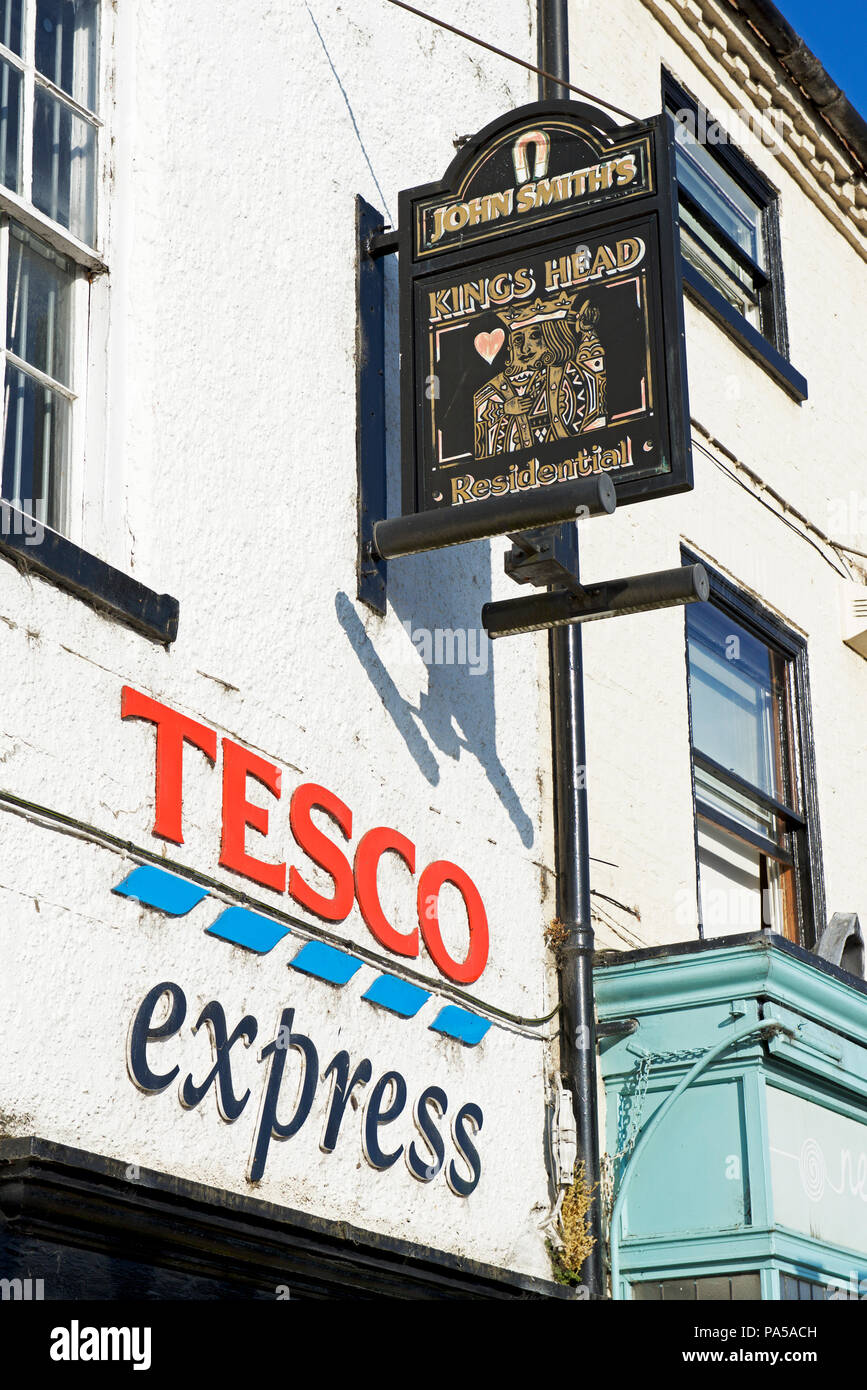 Tesco Express Stock Photos & Tesco Express Stock Images - Alamy