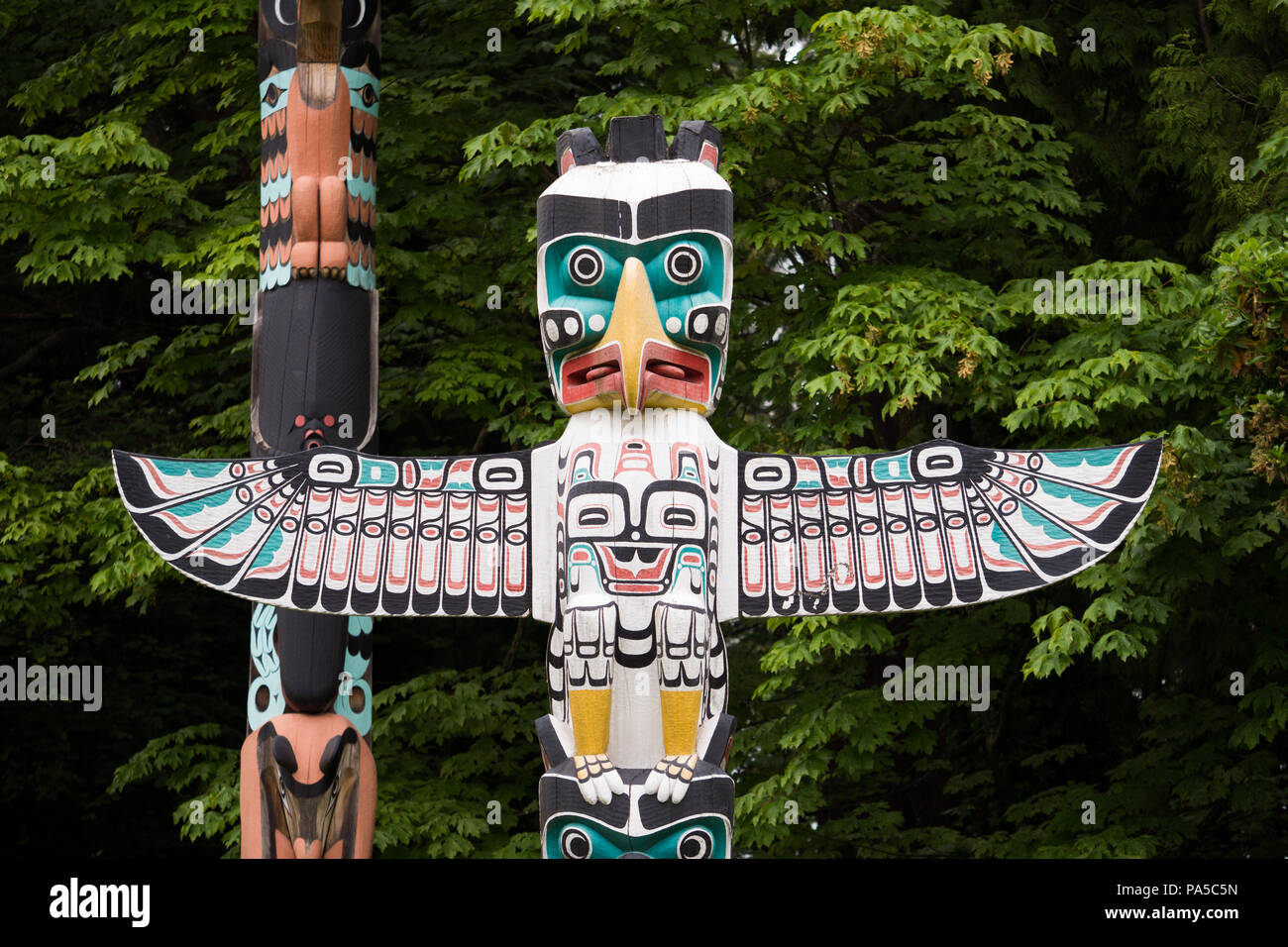 Colorful totem hi-res stock photography and images - Alamy