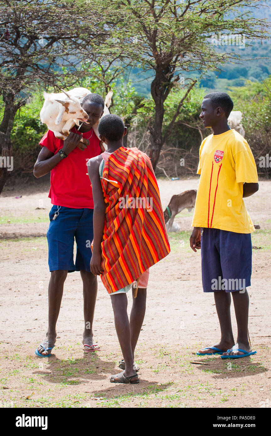 African Tribe Talking High Resolution Stock Photography and Images - Alamy