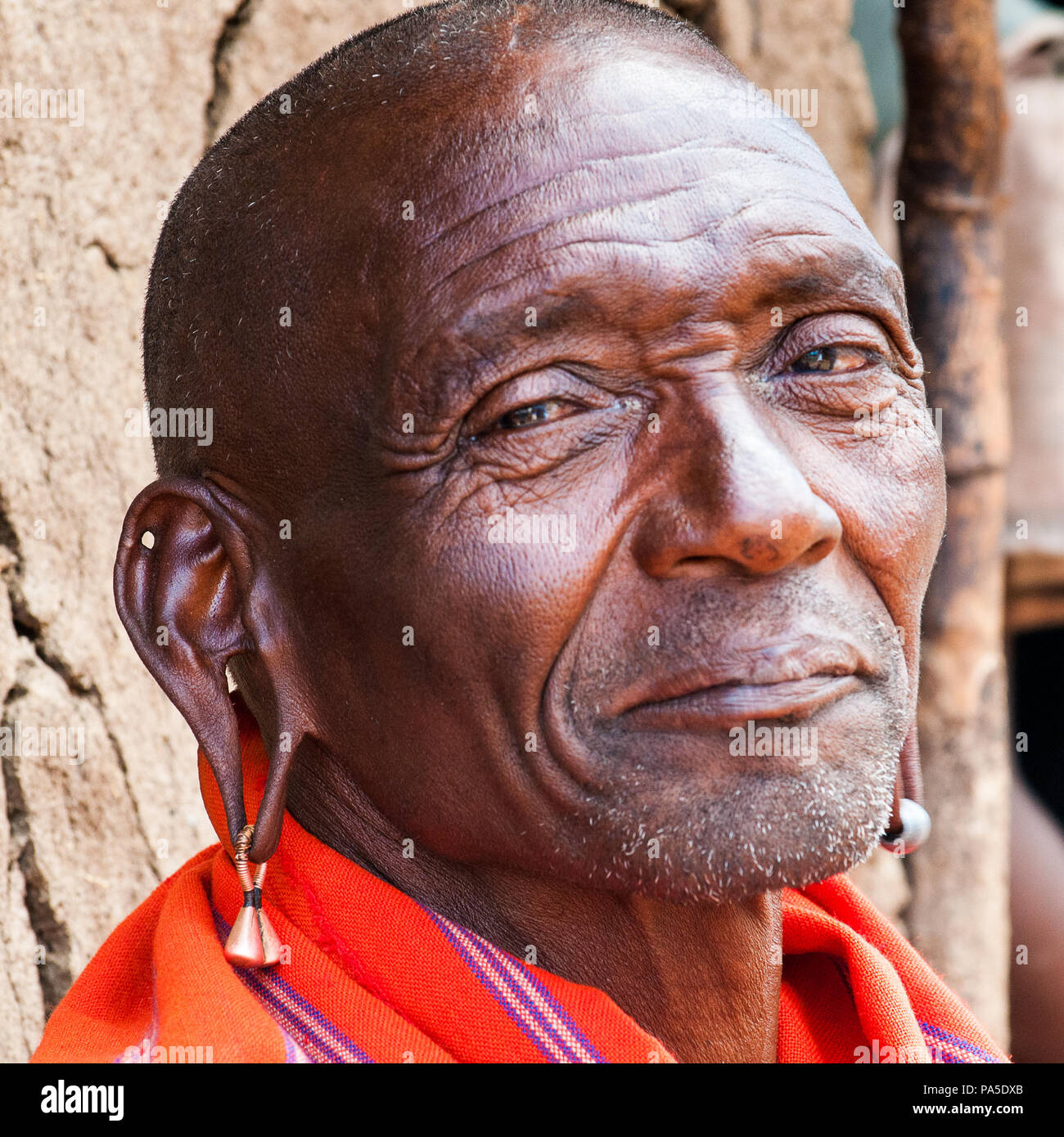Old samburu man kenya hi-res stock photography and images - Alamy