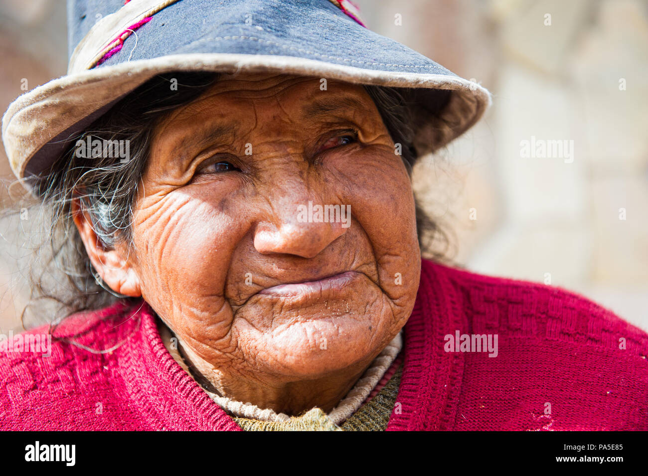 PERU - NOVEMBER 6, 2010: Unidentified Peruvian woman wearing ...