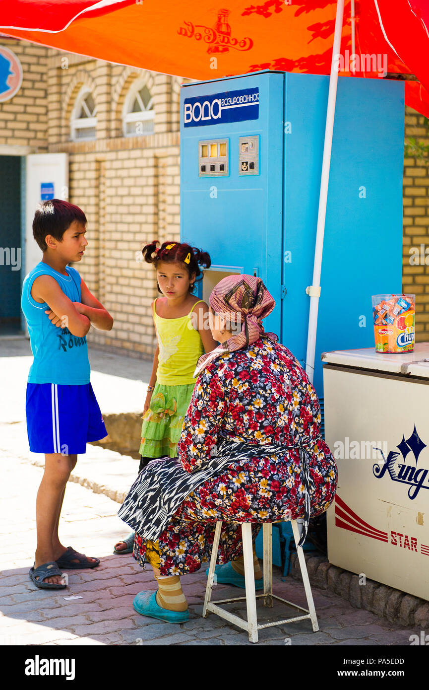 Children silk road uzbekistan hi-res stock photography and images - Alamy