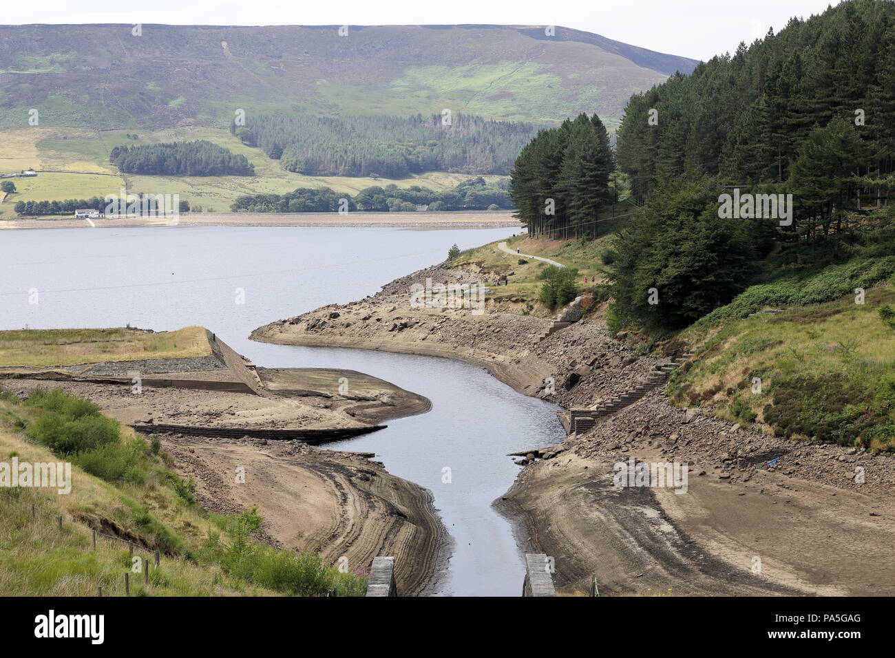 Dove stone oldham hi-res stock photography and images - Alamy