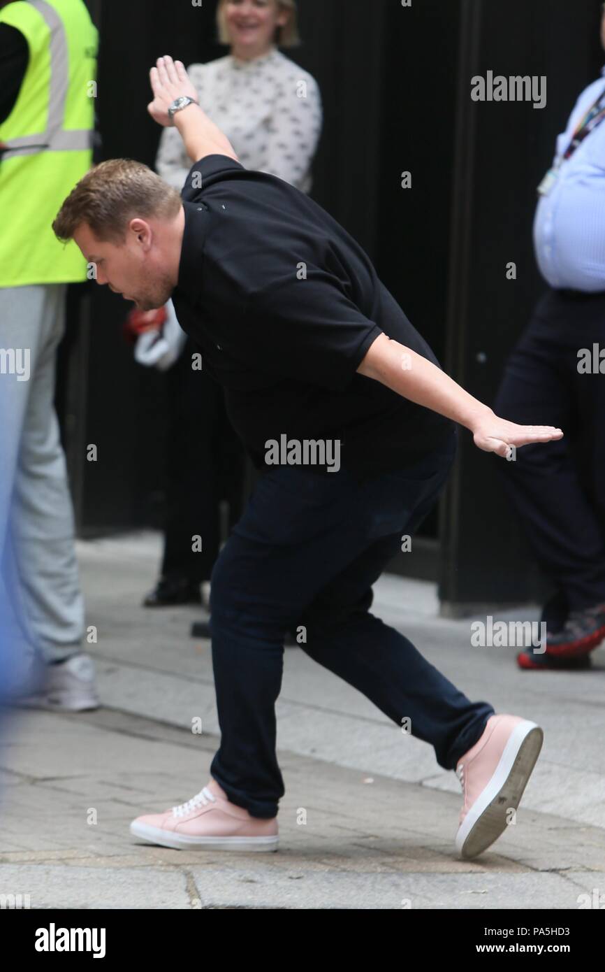 James cordon show hi-res stock photography and images - Alamy
