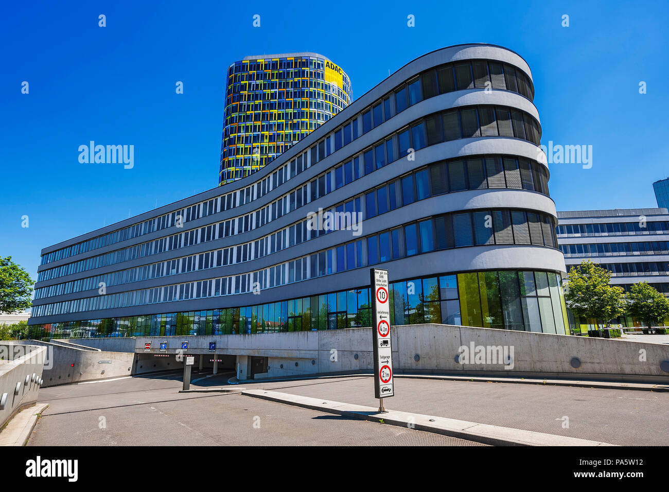 Garage entrance hi-res stock photography and images - Alamy