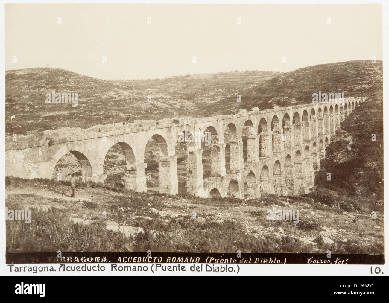 Puente del diablo acueducto hi-res stock photography and images - Alamy