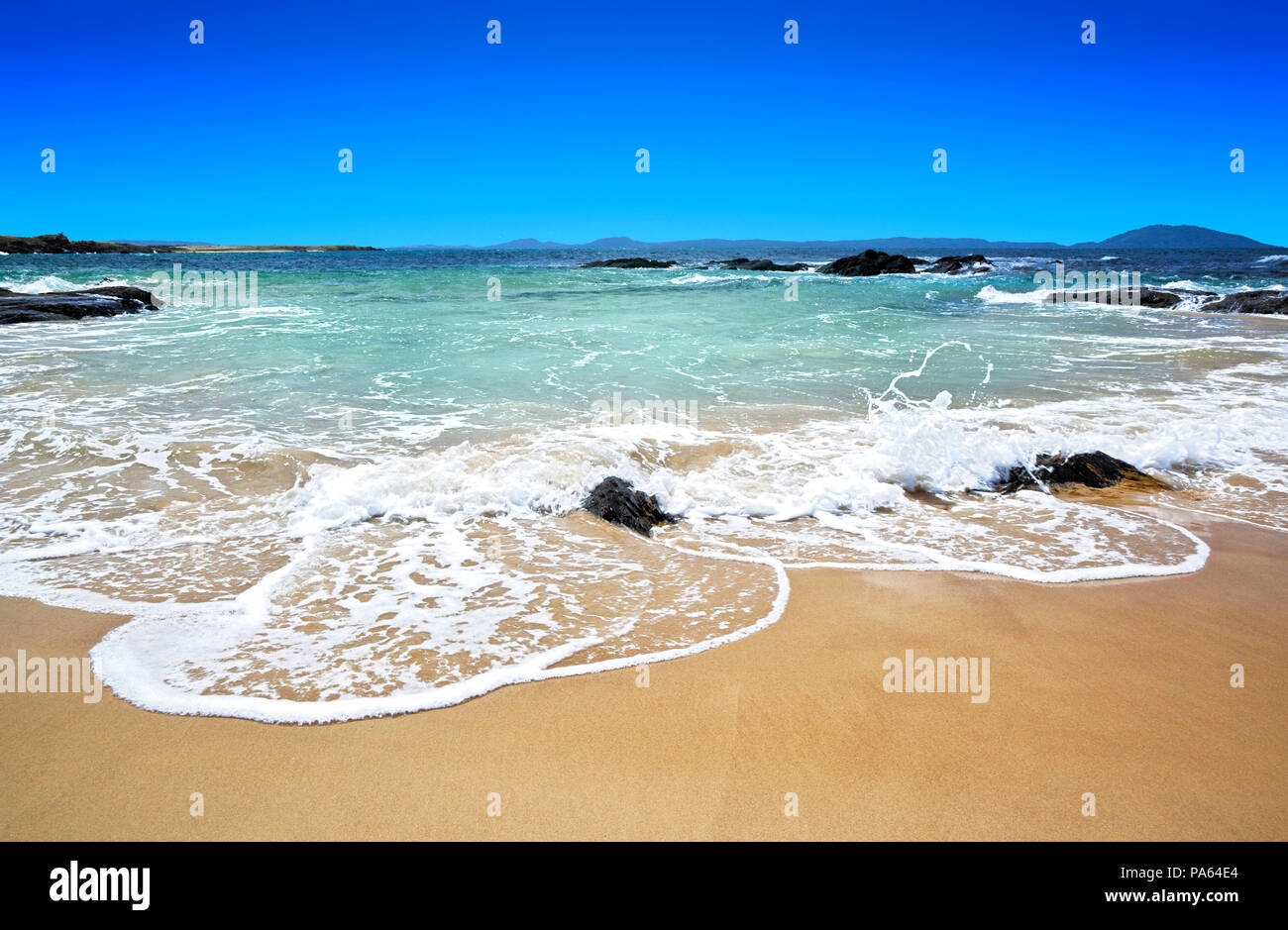 Ein wunderschoener Strand in Australien Stock Photo - Alamy