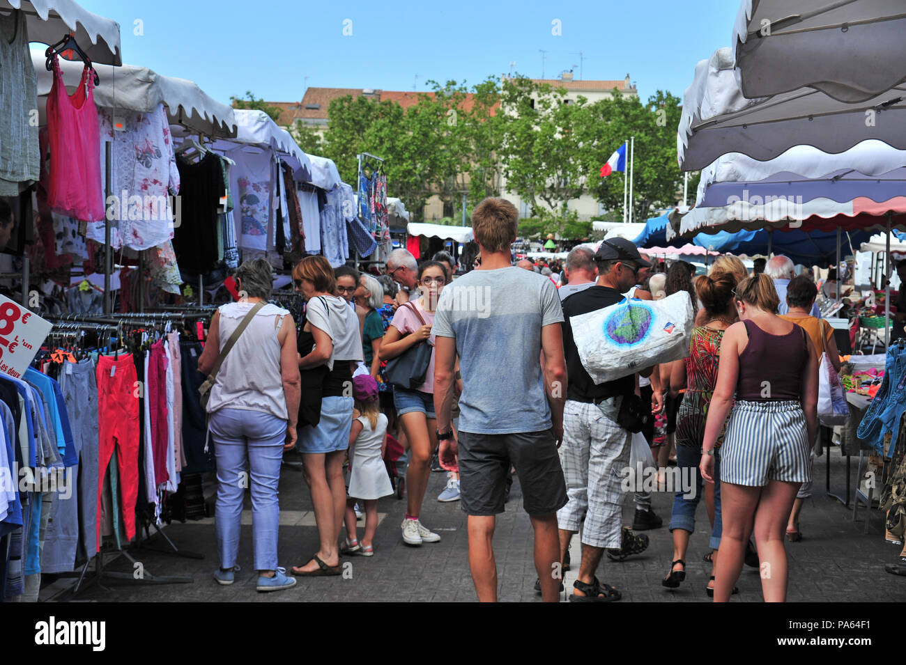 Beziers market day hi-res stock photography and images - Alamy