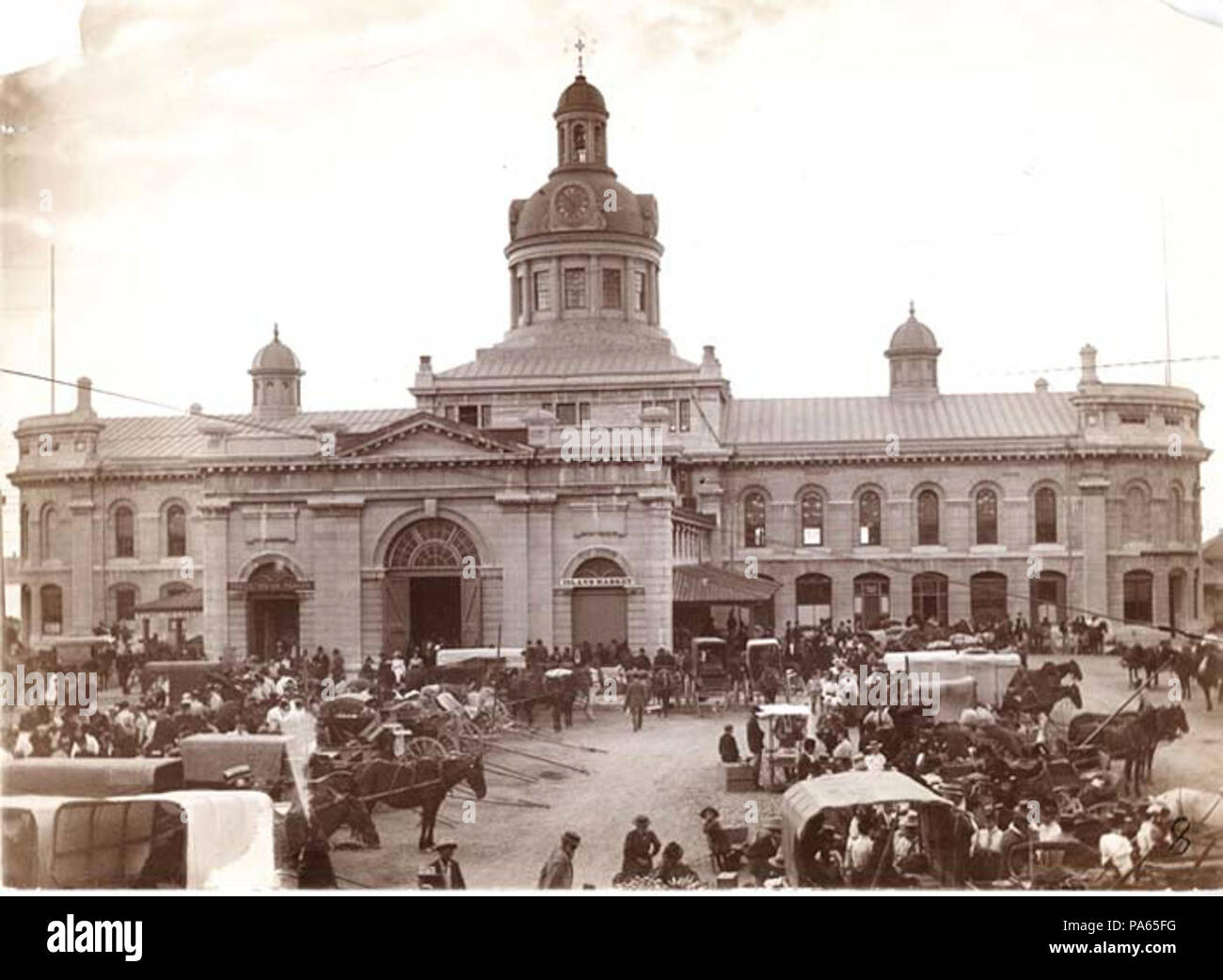 147 Kingston City Hall & Market Square ca. 1900 Stock Photo - Alamy