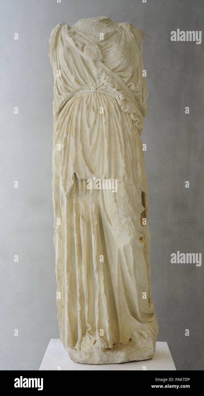 Dressed in peplos hi-res stock photography and images - Alamy