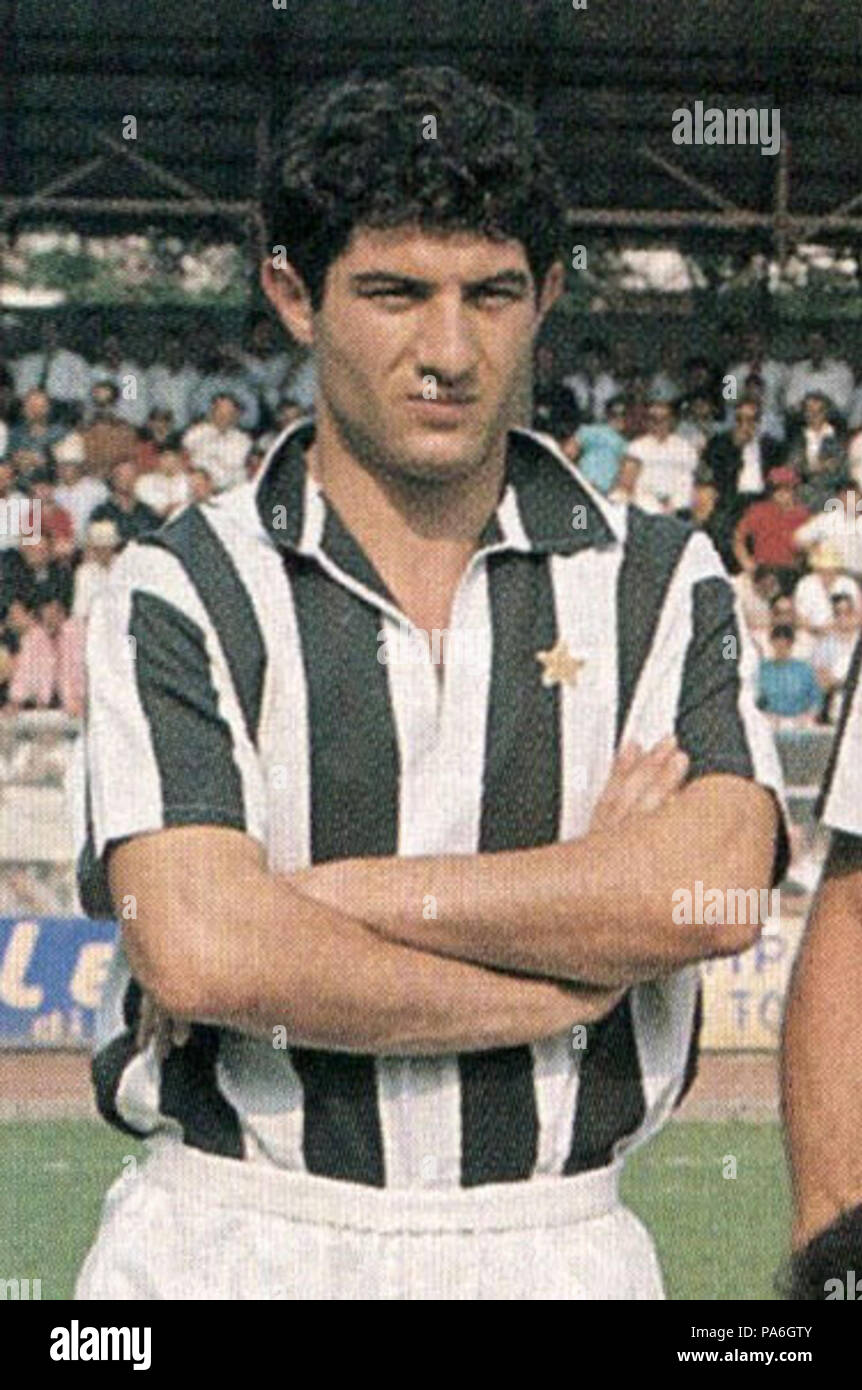 7 1966–67 Juventus FC - Erminio Favalli (cropped Stock Photo - Alamy