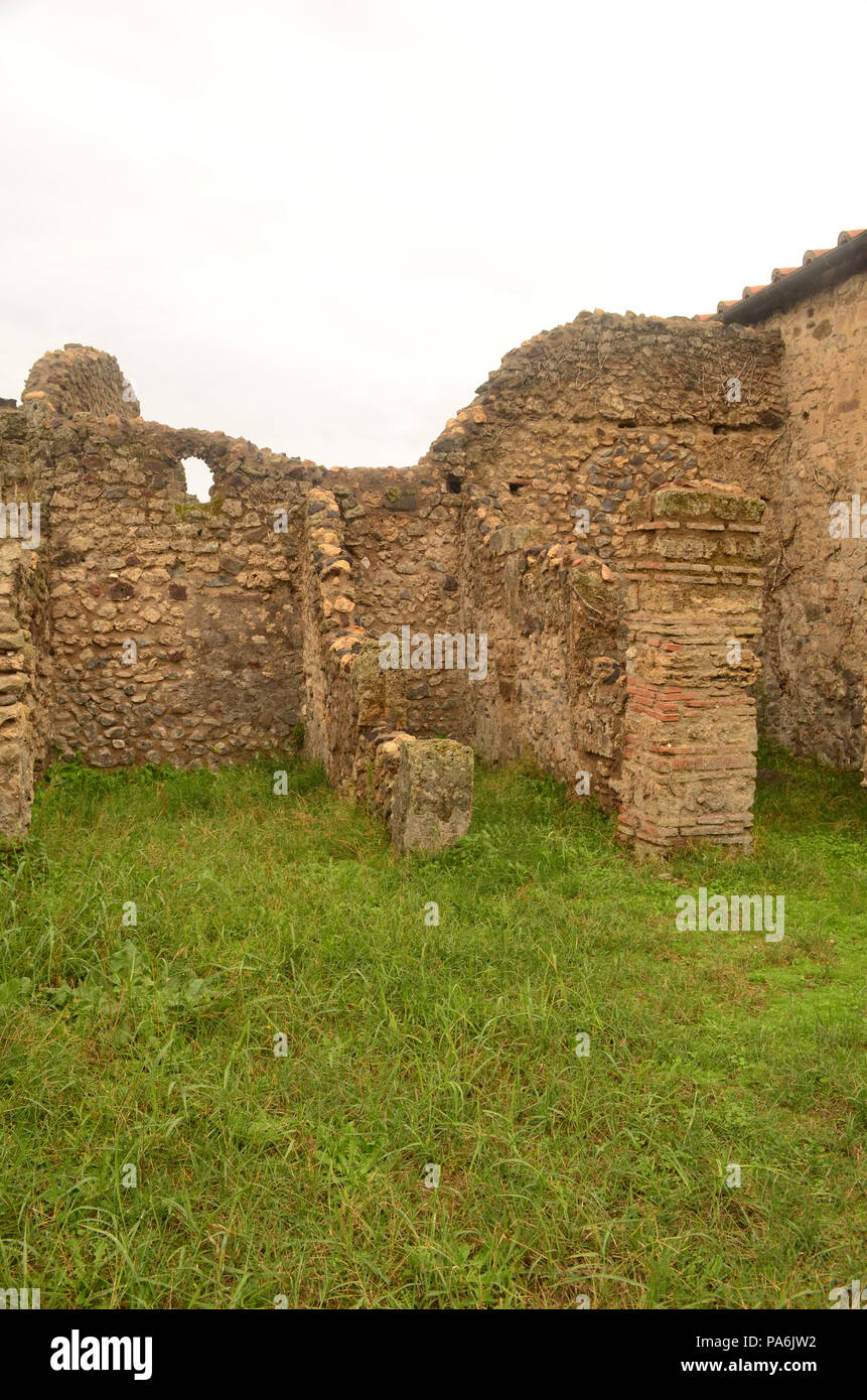 Beautiful ancient ruins in Italy Stock Photo - Alamy