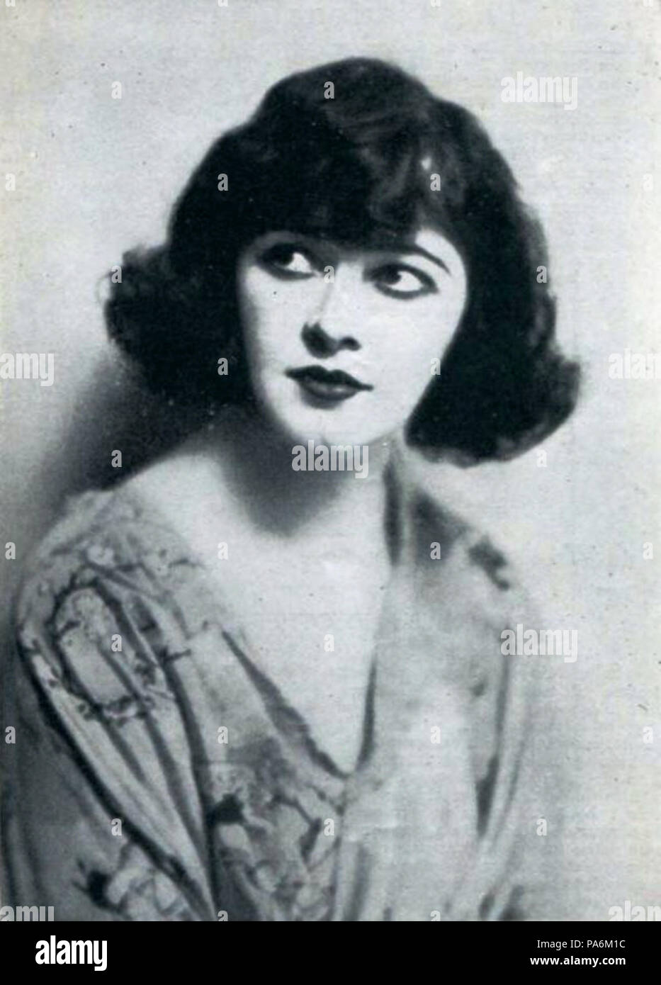 Tatler magazine cover hi-res stock photography and images - Alamy