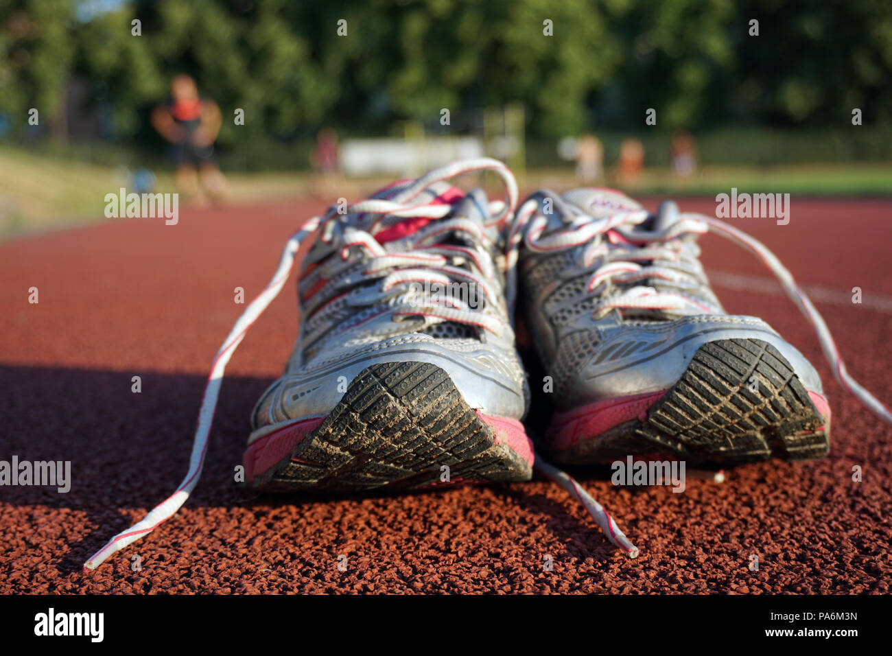 Cinder track hi-res stock photography and images - Alamy
