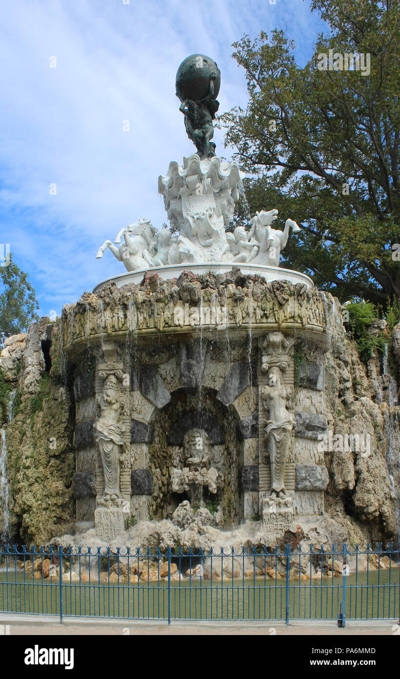 Titan fountain hi-res stock photography and images - Alamy