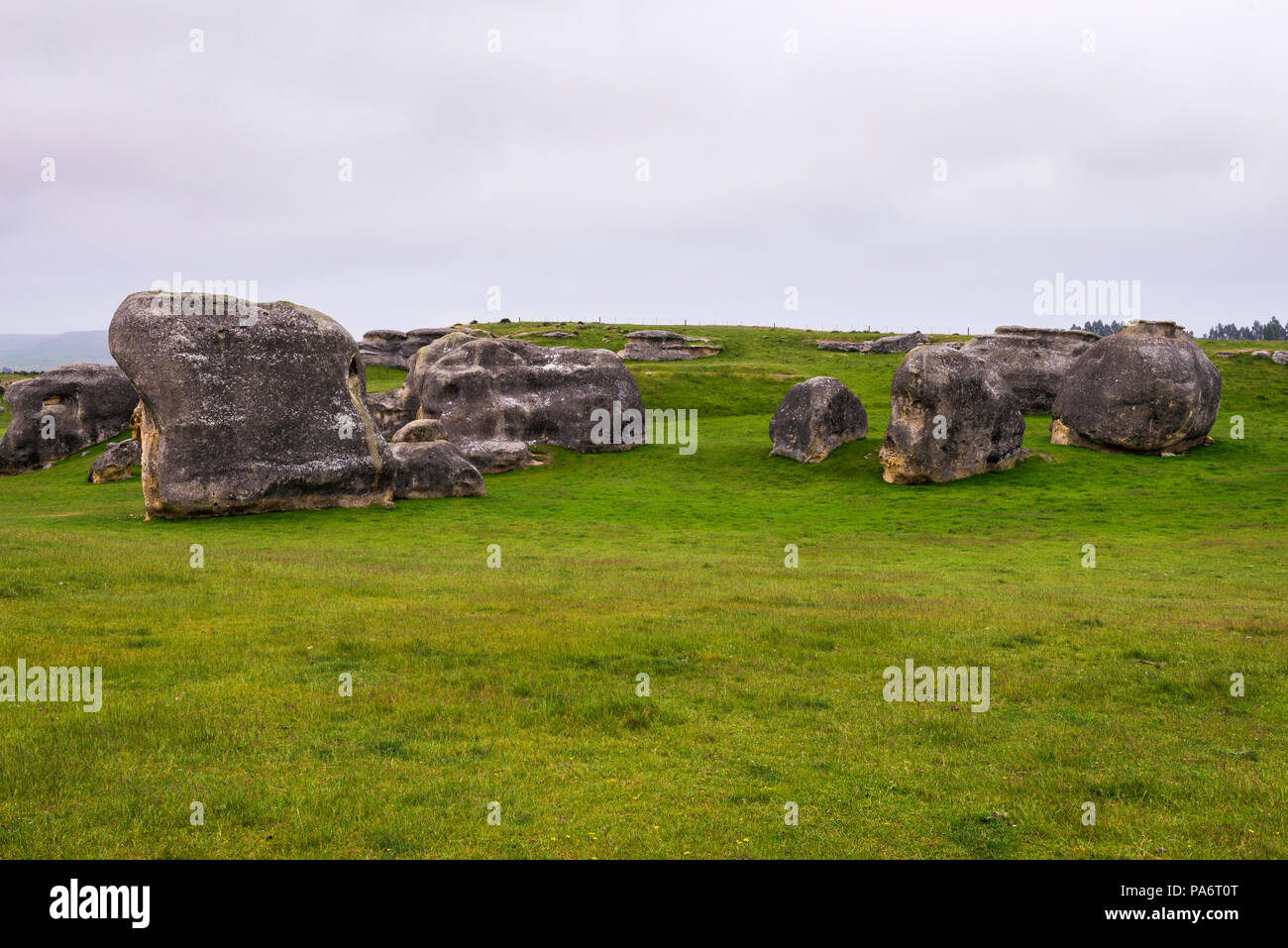 New zealand waitaki valley cycle hi-res stock photography and images ...