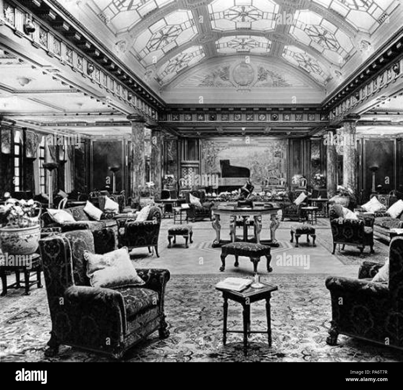 1stclasslounge hi-res stock photography and images - Alamy