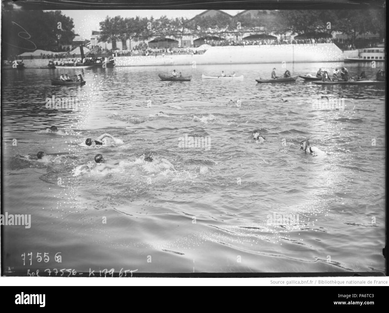 22 parisian Black and White Stock Photos & Images - Alamy