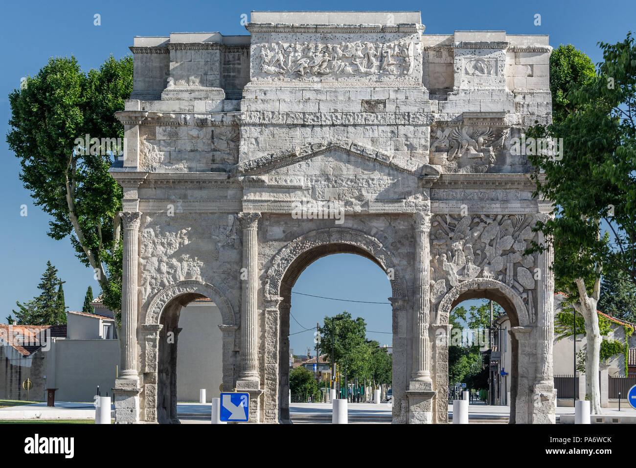 Monumental arch of orange hi-res stock photography and images - Alamy