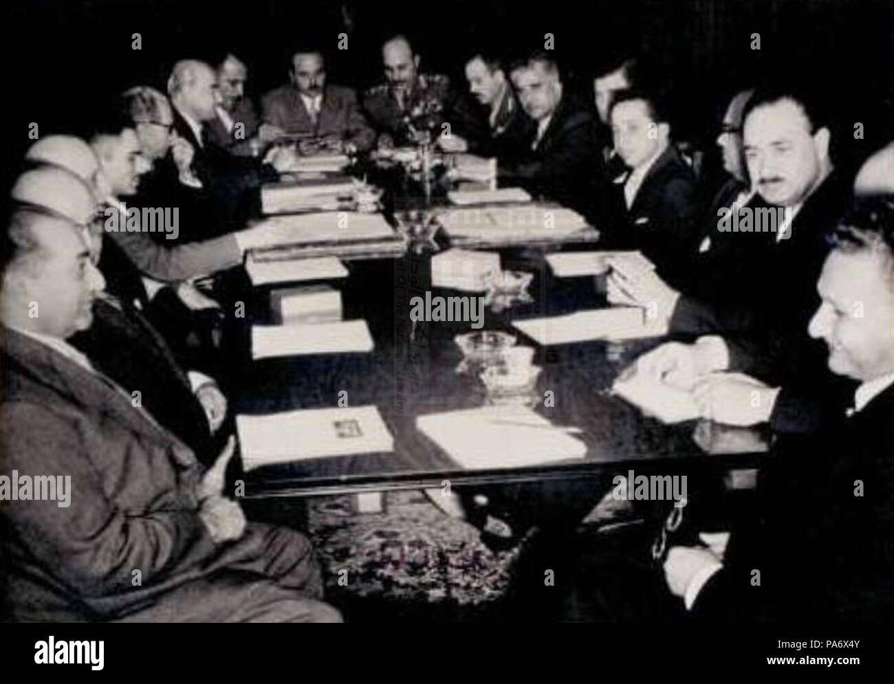 Iraq 1958 hi-res stock photography and images - Alamy