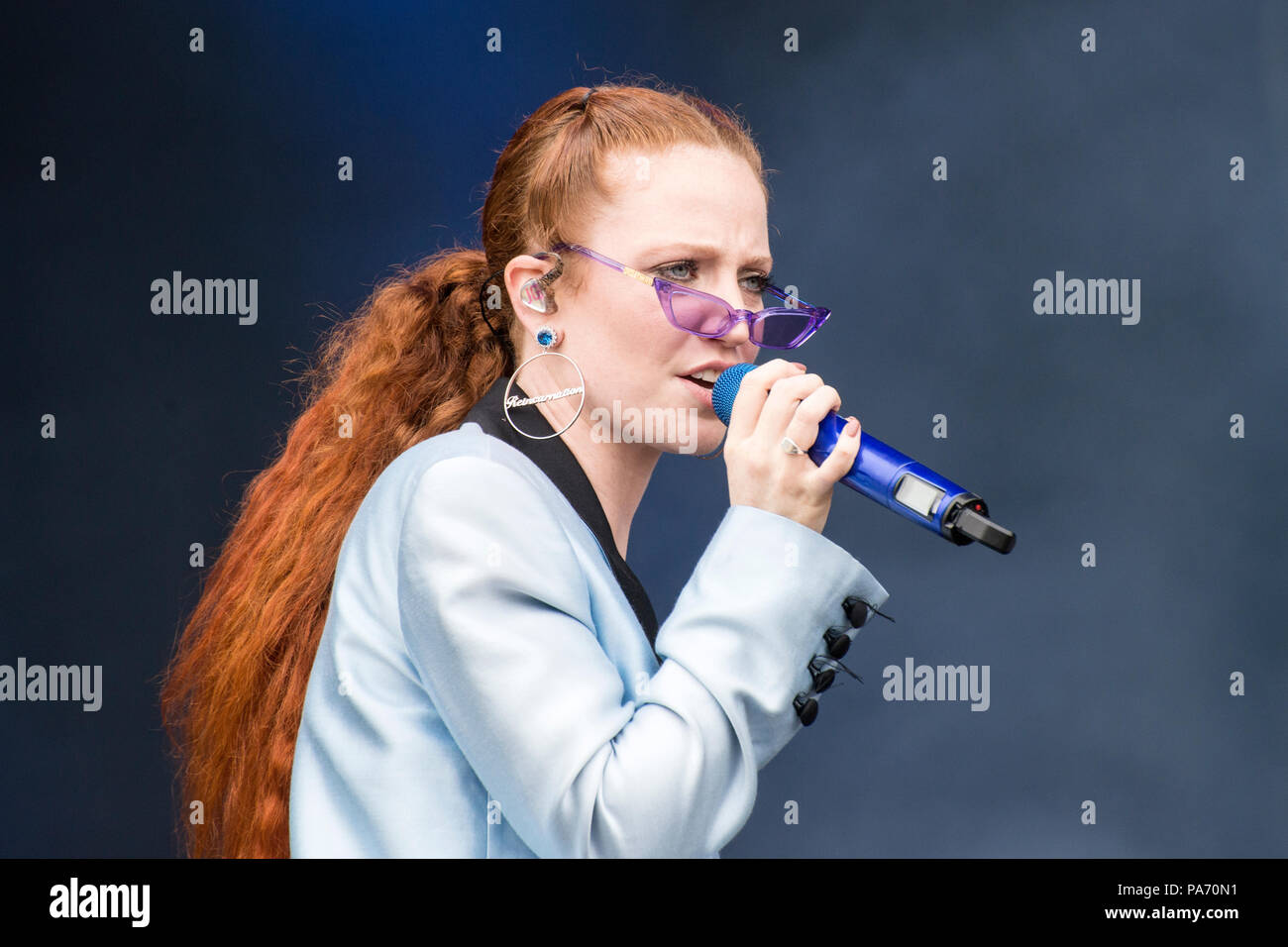 Jess glynne 2018 hi-res stock photography and images - Alamy