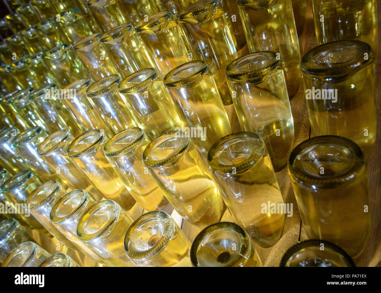 Traditional method champagne hi-res stock photography and images - Alamy