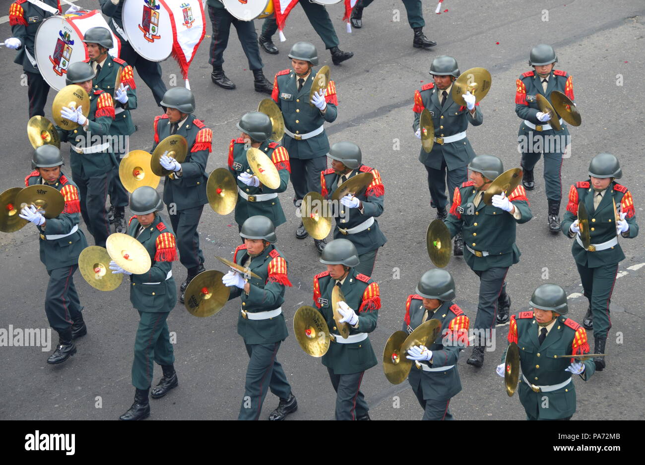 Colombian parade hi-res stock photography and images - Alamy