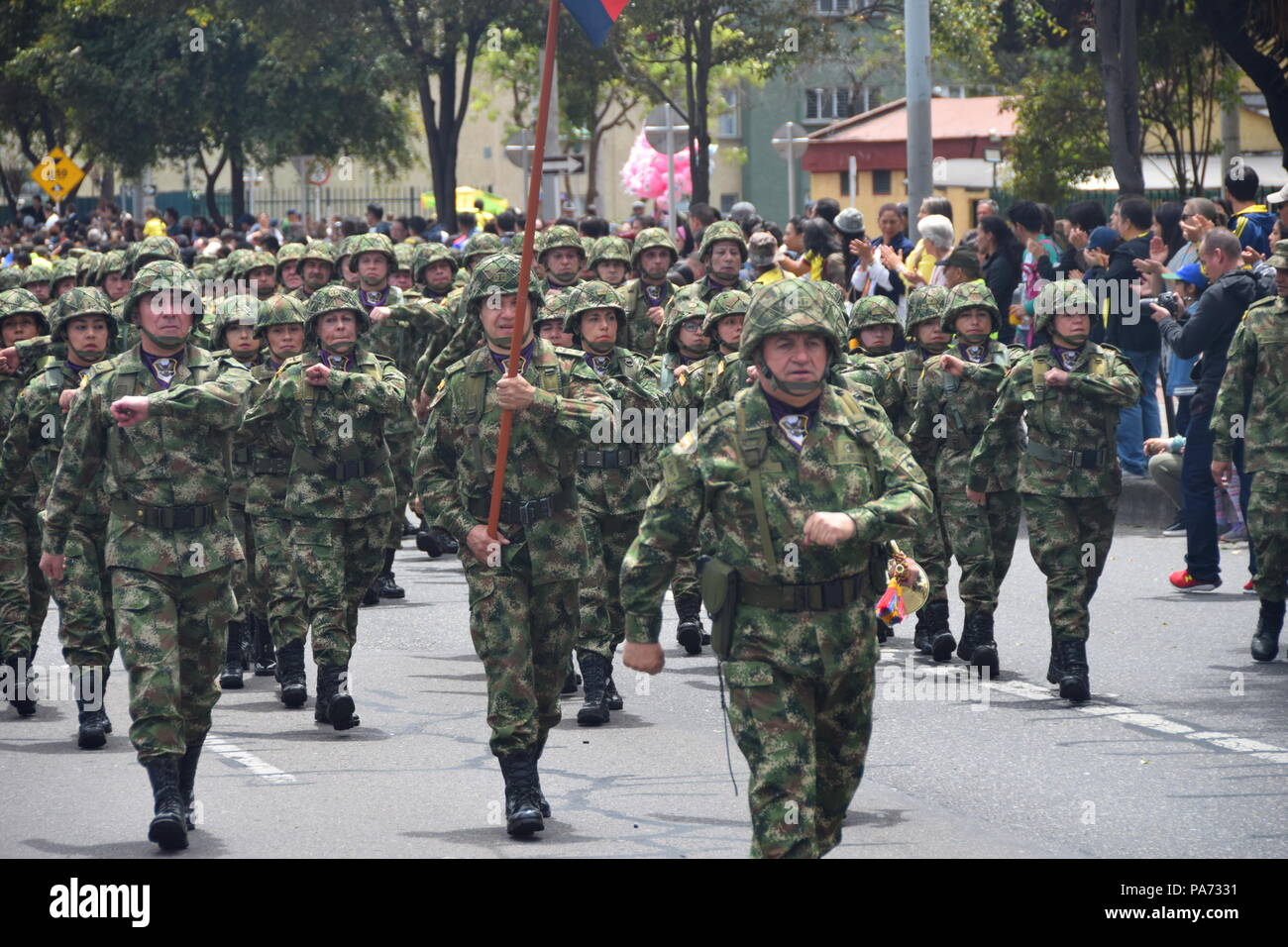 Colombian soldiers gun hi-res stock photography and images - Alamy