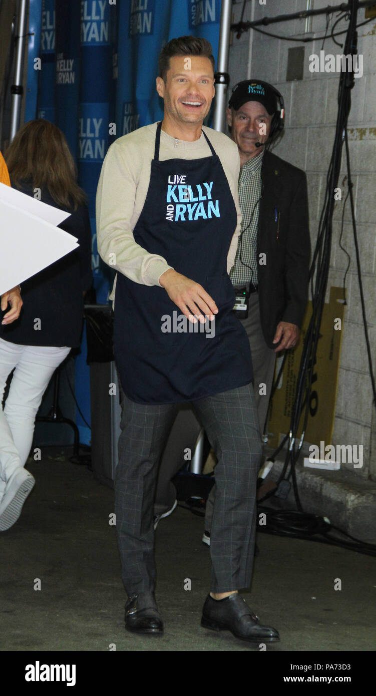 NEW YORK, NY July 19: Kelly Ripa and Ryan Seacrest film cooking segment ...