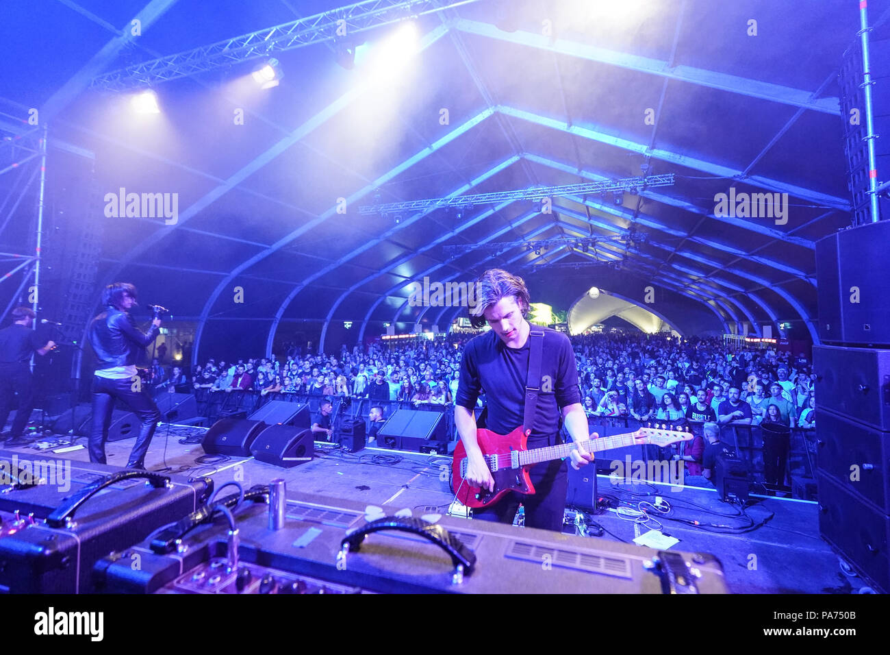 Singer romania hi-res stock photography and images - Alamy