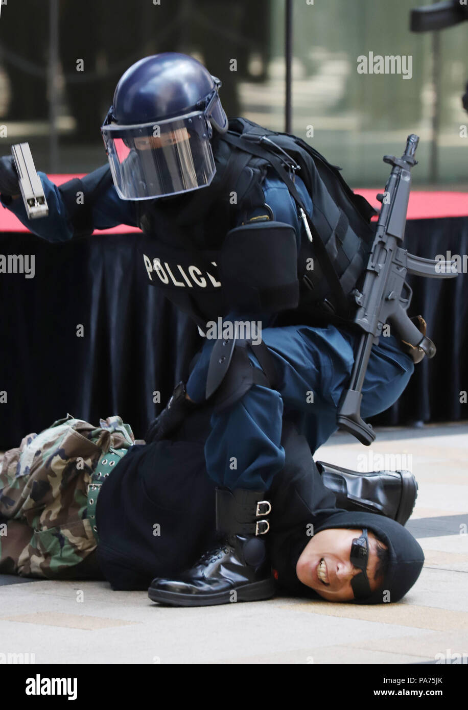 Police swat team exercise anti hi-res stock photography and images - Alamy