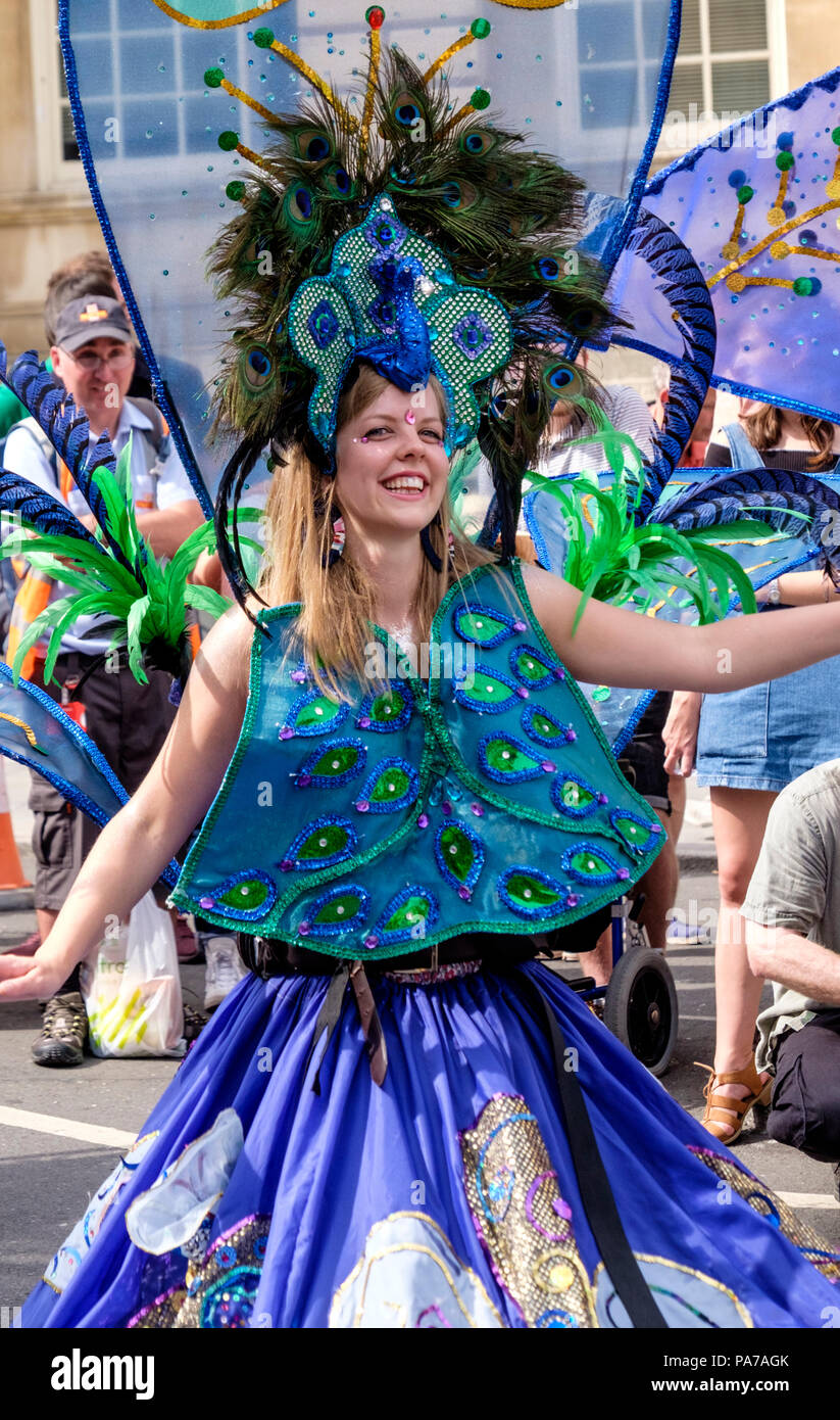 Bath, Somerset, UK. 21st July 2018. Crowds gather for the carnival ...
