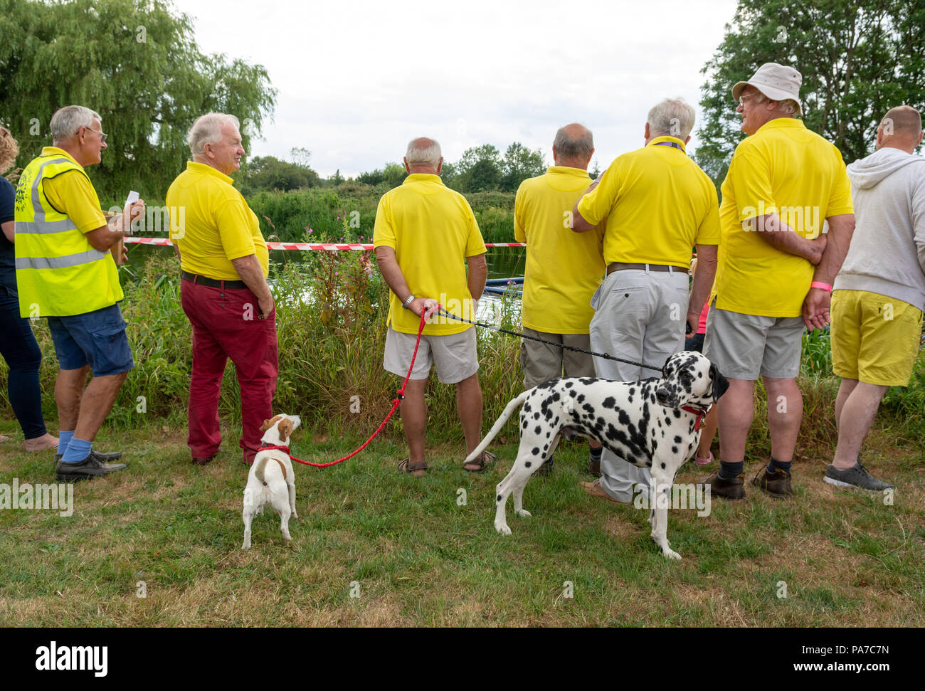 Standing behind the yellow line hi-res stock photography and images - Alamy