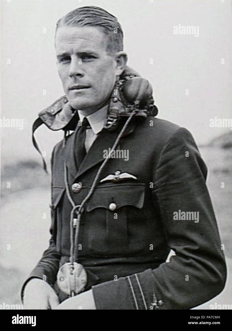 84 Flt Lt E.B. Courtney RAAF 1940 (AWM SUK15174)a Stock Photo - Alamy