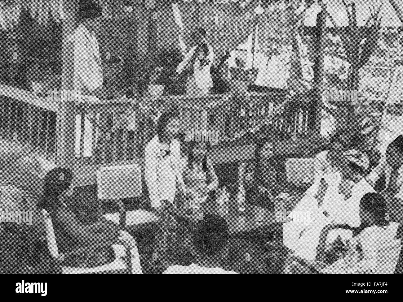 Traditional javanese dance performer Black and White Stock Photos ...