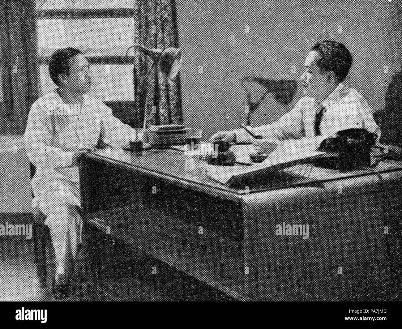 175 Mochtar expressing desire to leave bandits, Inspektur Rachman, p38 ...