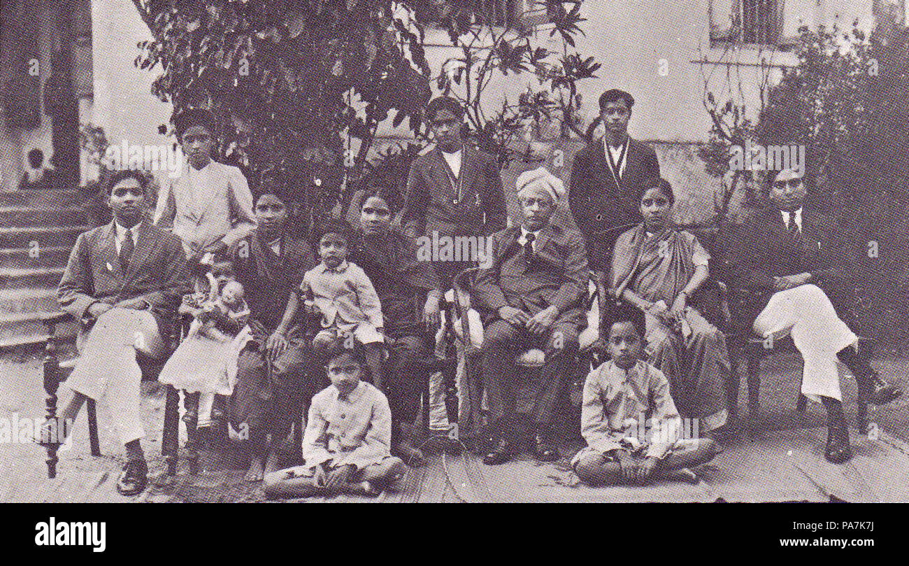 210 R. K. Narayan, Laxman and family Stock Photo - Alamy