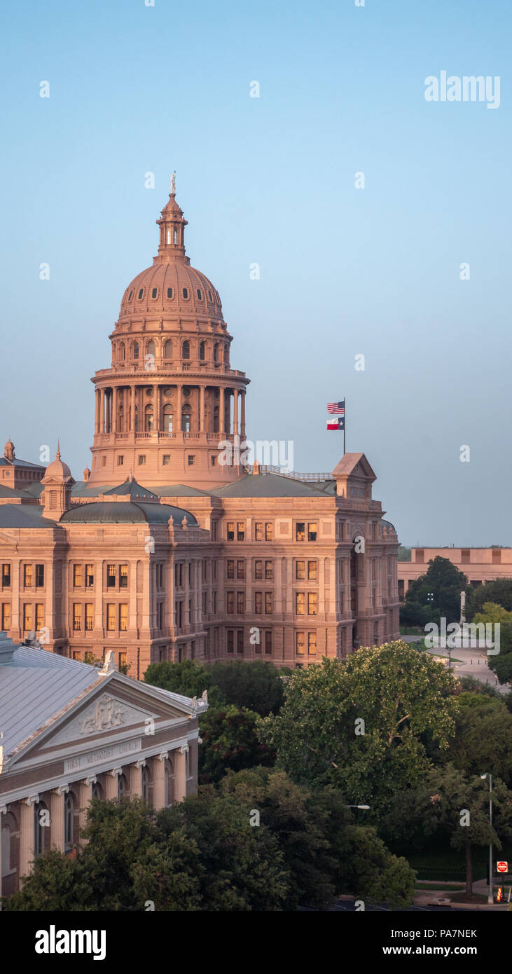 Pink and white marble buildings hi-res stock photography and images - Alamy