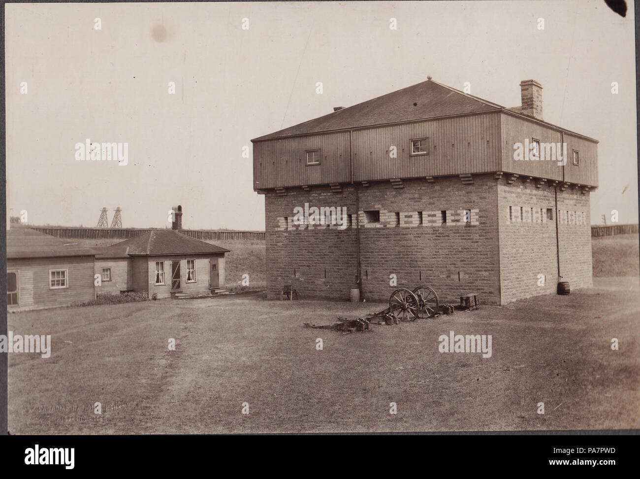 85 Fort Wellington Prescott Ontario BAnQ Vieux-Montréal 06M P750S1P7553 ...