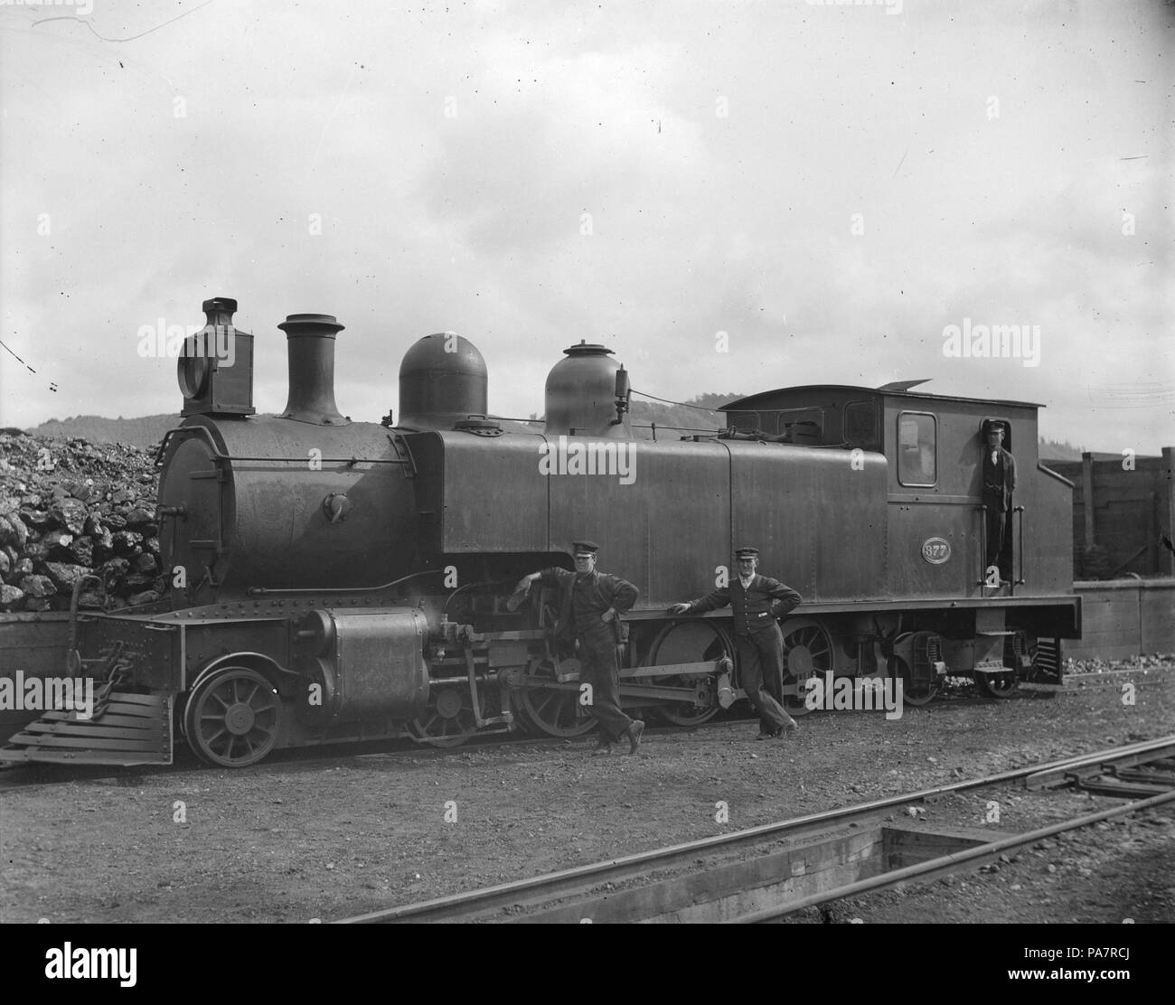 Class 377 locomotive hi-res stock photography and images - Alamy