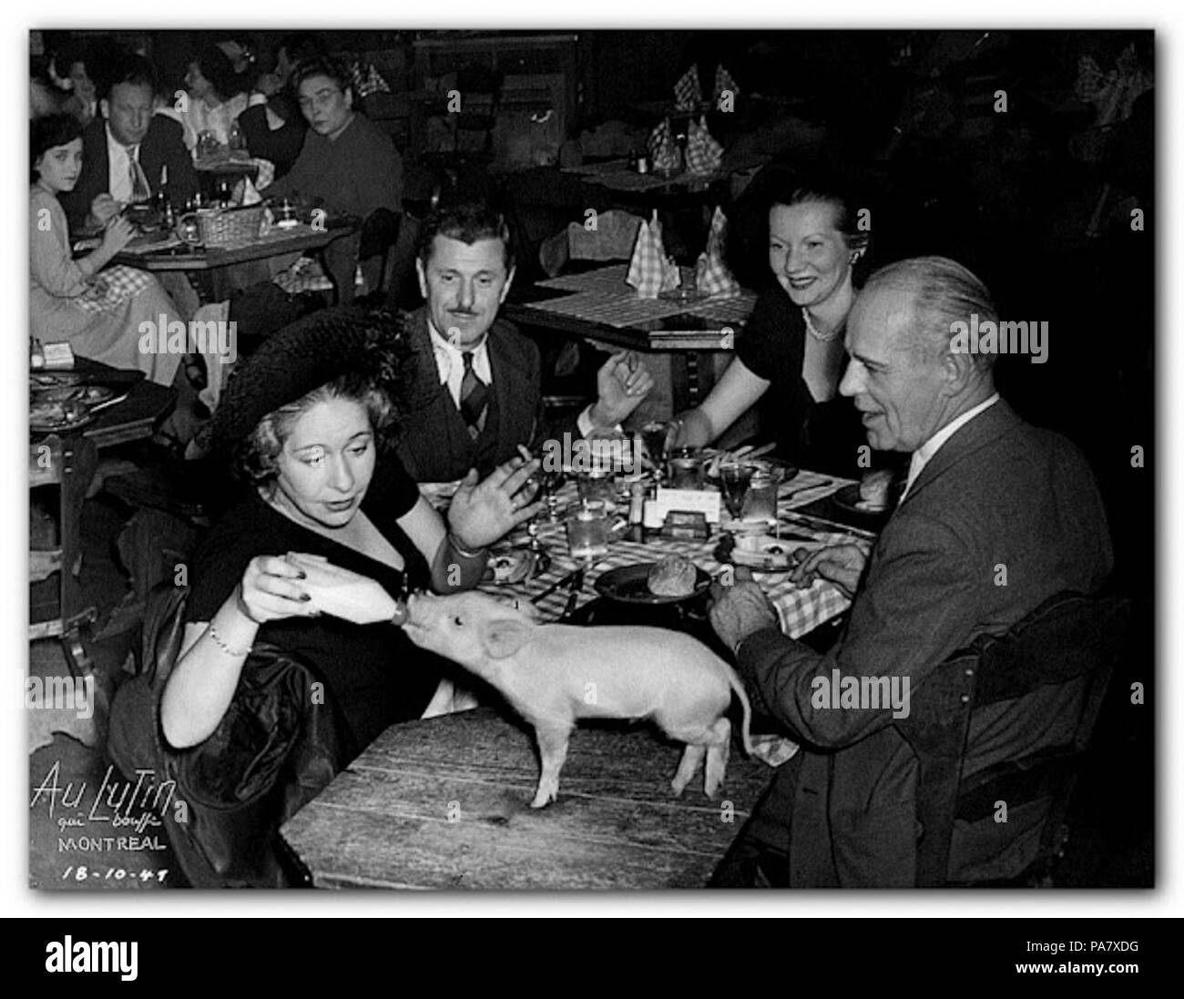25 Au lutin qui bouffe, Montreal, 1947 Stock Photo - Alamy